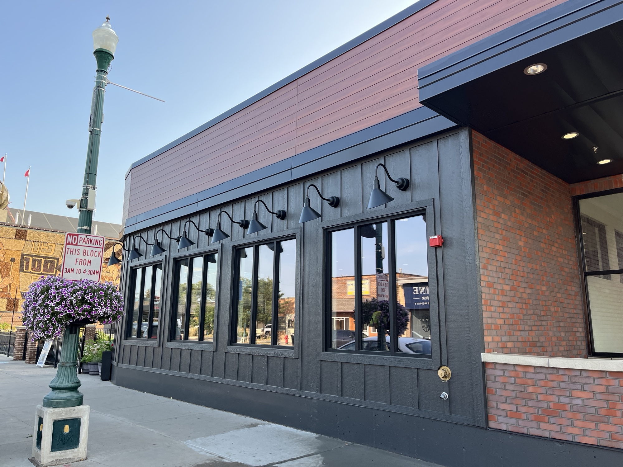 Bradley’s Pub & Grille - Puetz Design + Build